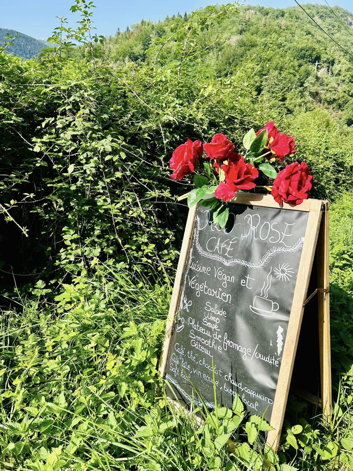 The Red Rose Cafe | Les Contes